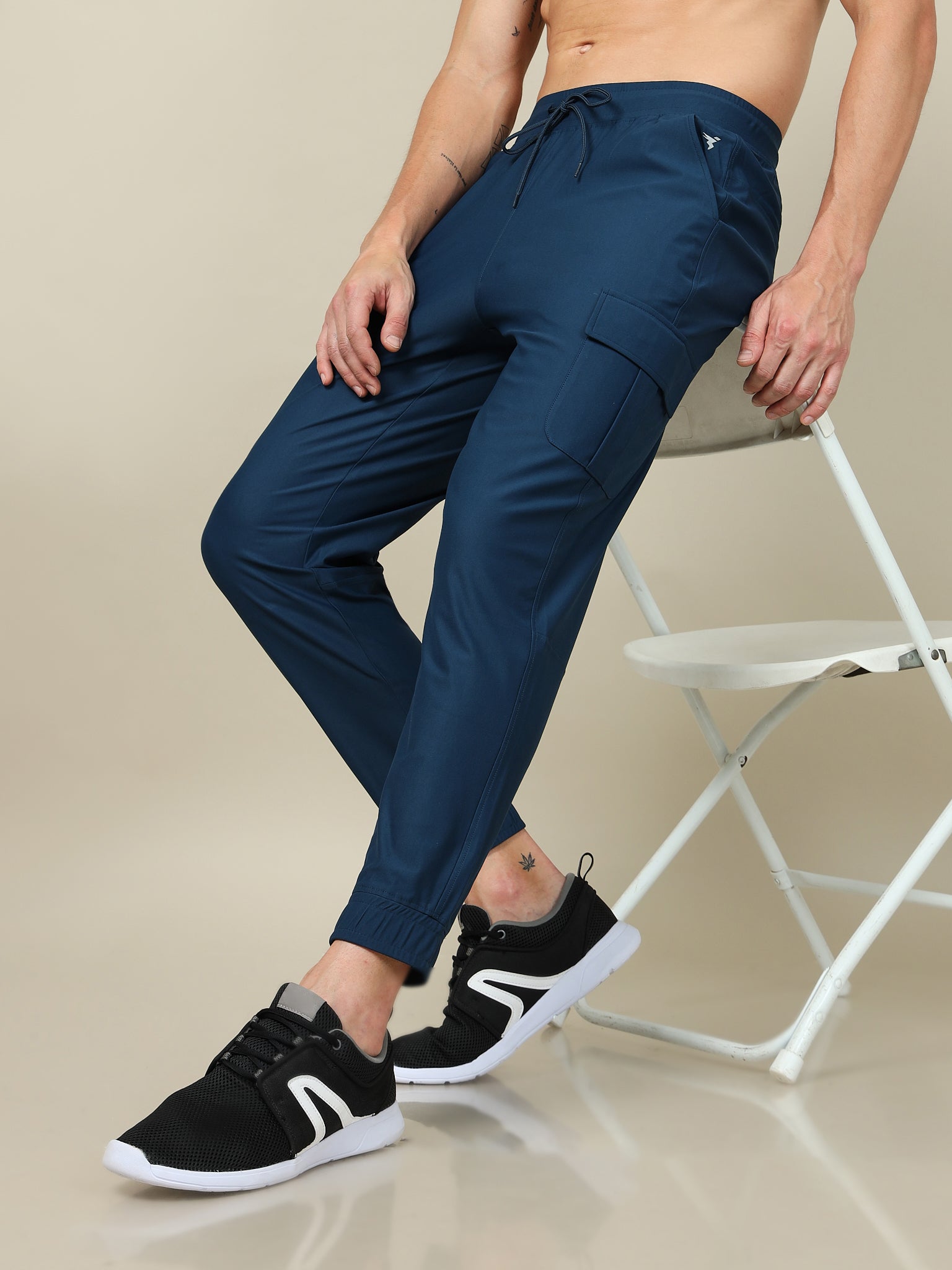 Men Relax Fit Cargo Joggers with Duracool+