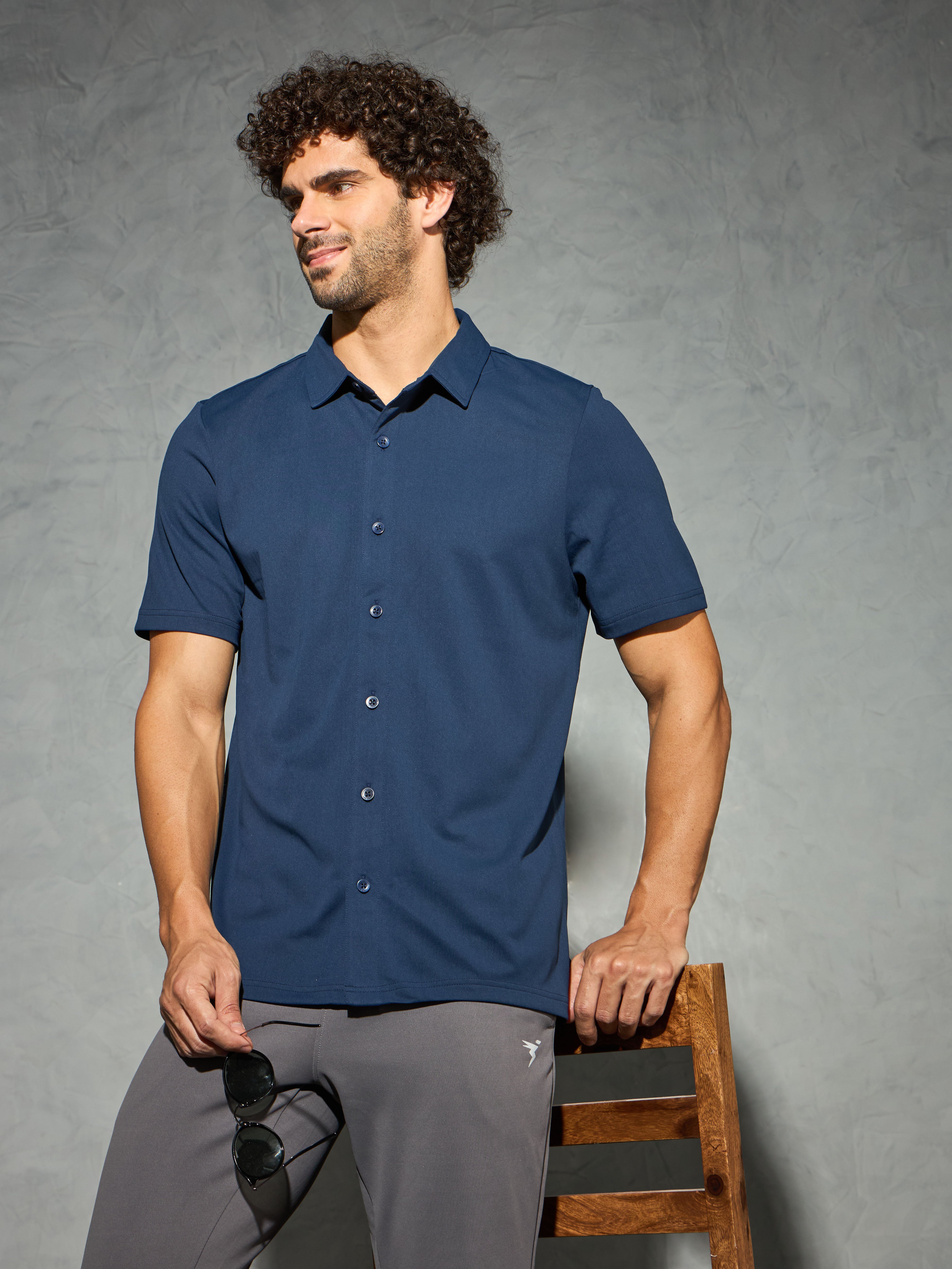 Men Regular Fit Spread Collar Shirt with Techno Cool+