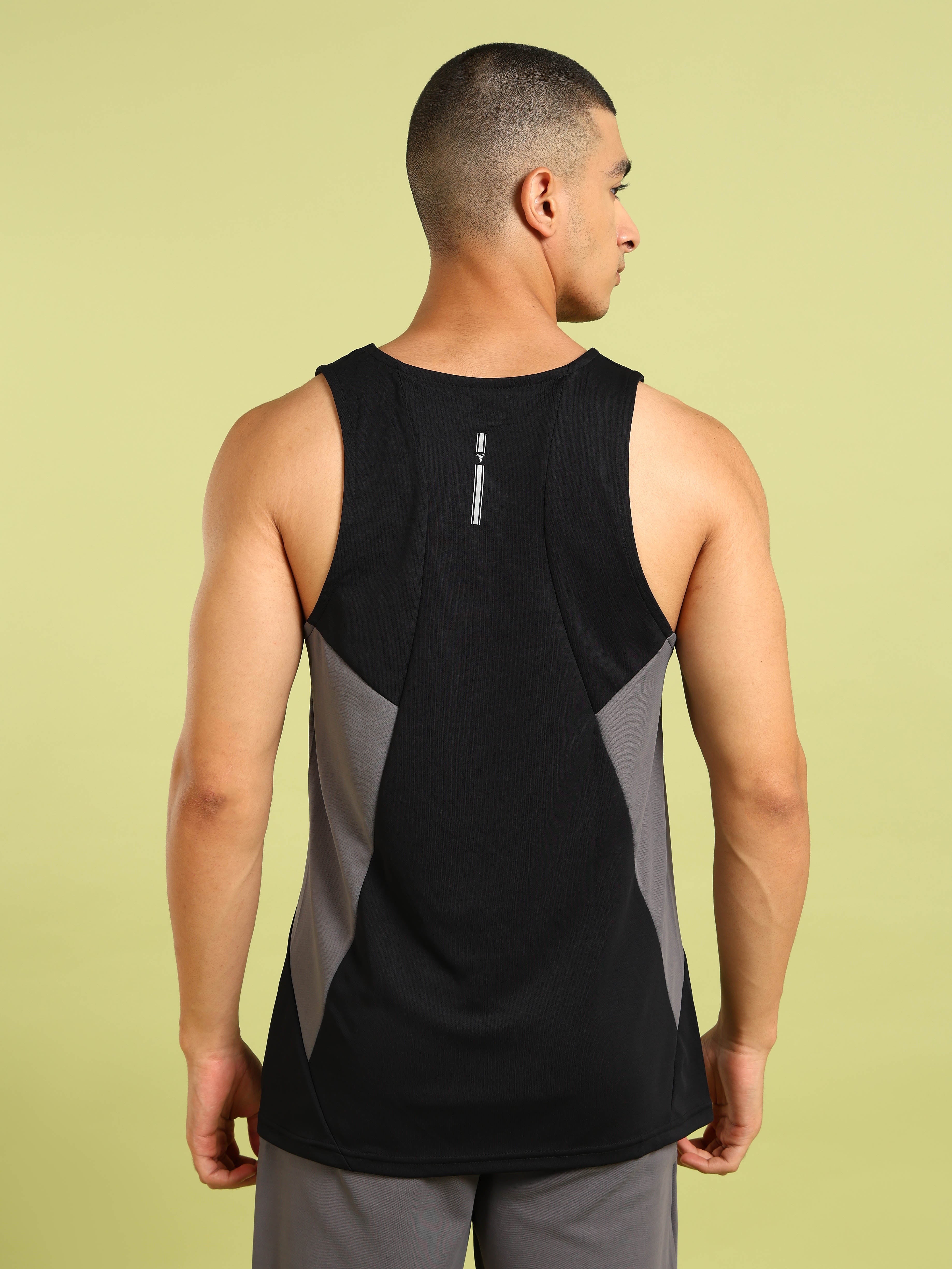Men Solid Slim Fit Scoop Neck Sports Innerwear Vest with TECHNO COOL+
