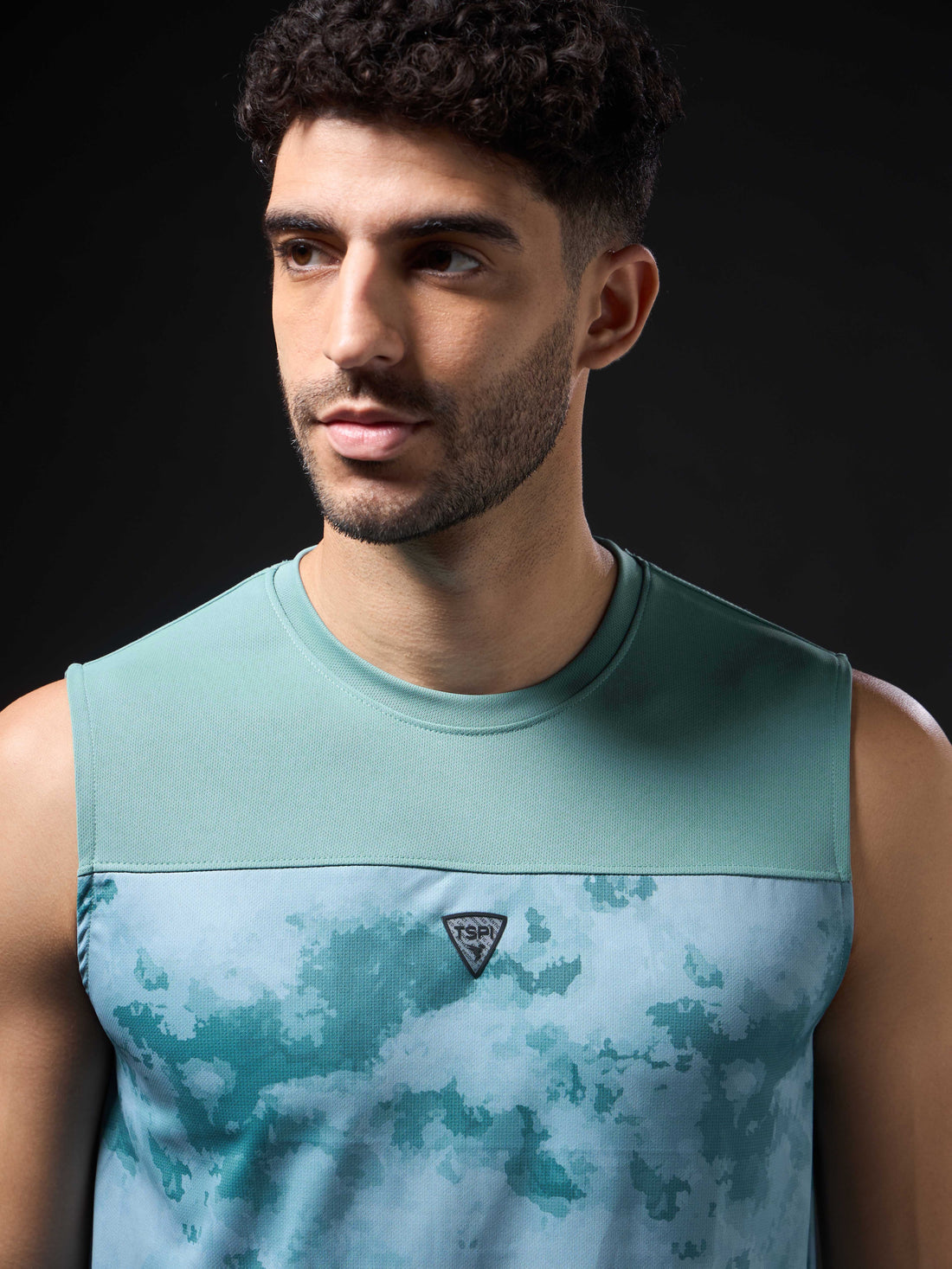 Men Solid Slim Fit Round Neck Sports Innerwear Vest with TECHNOCOOL+