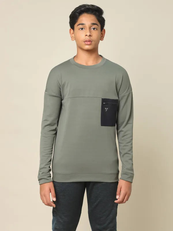 Boys Slim Fit Crew Neck Pullover with Techno Dry